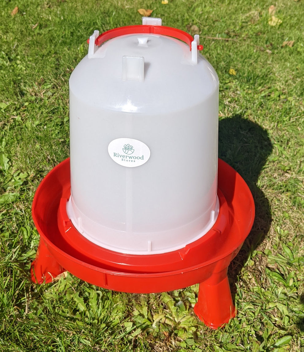 6, 11 or 14 litre Poultry Drinker with detachable legs – Riverwood Stores